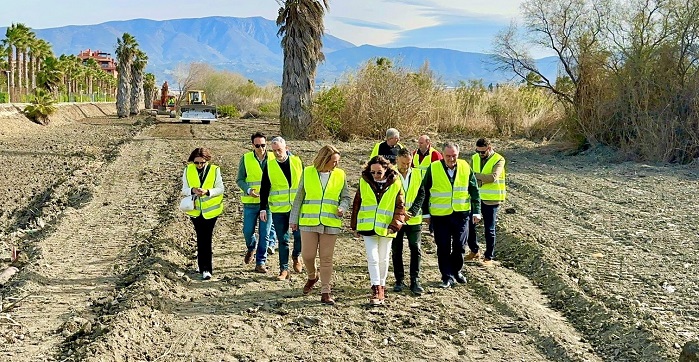 El vial que unirá Playa Granada y Playa de Poniente será transitable ...