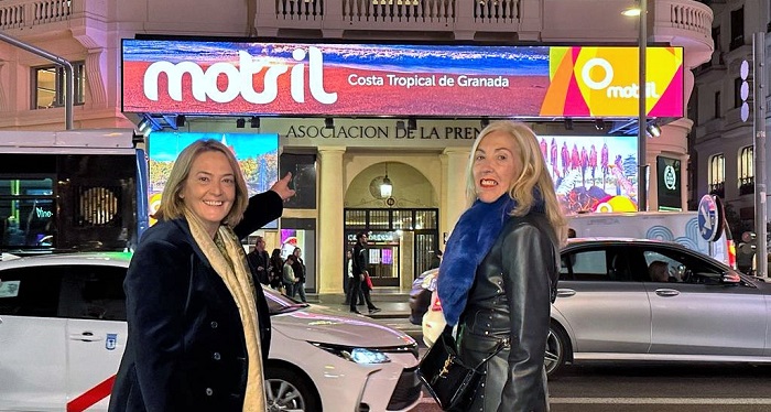 Motril se publicita en la fachada del Palacio de la Prensa en la Gran ...
